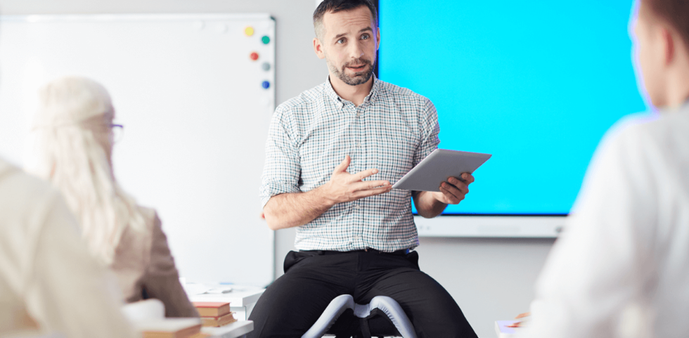 In-person Training vs. Online Training: The Pros and Cons of Each